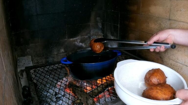 Vetkoek: Africa's Irresistible Fat Cake Recipe - Cultures of West Africa