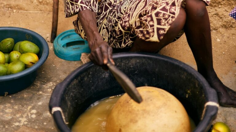 Meaning of Sharing a Calabash - Food as Communal Ritual in West Africa ...